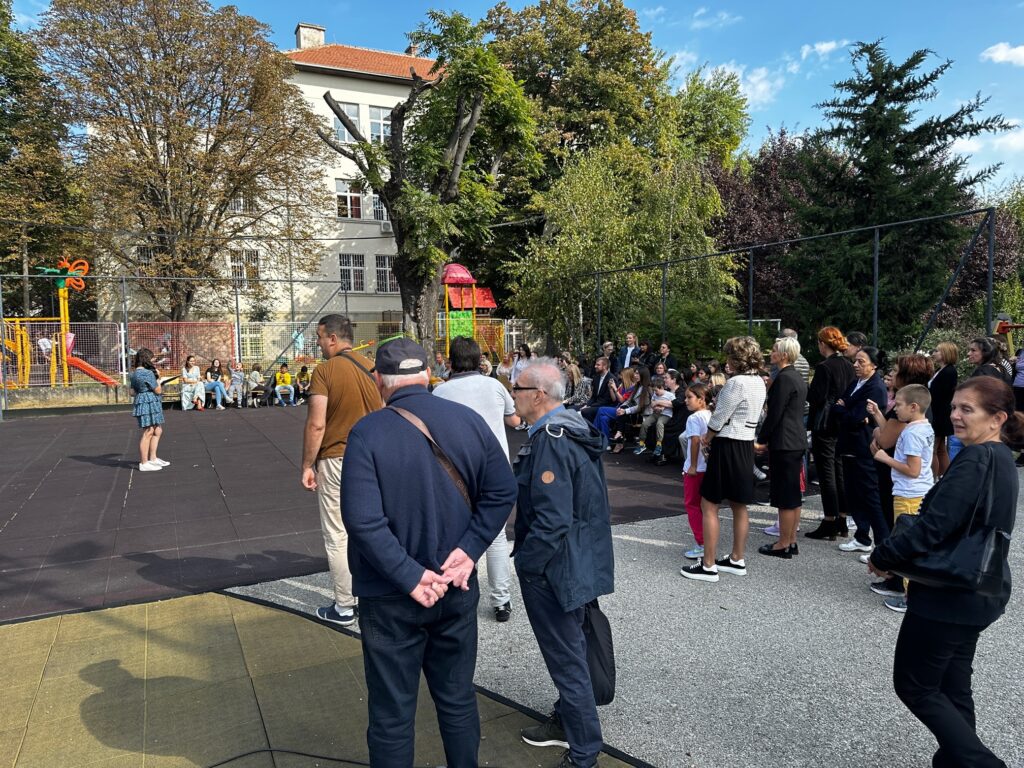 OŠ "Sava Jovanović - Sirogojno" - Zemun - Radost Deci | Humanitarna ...